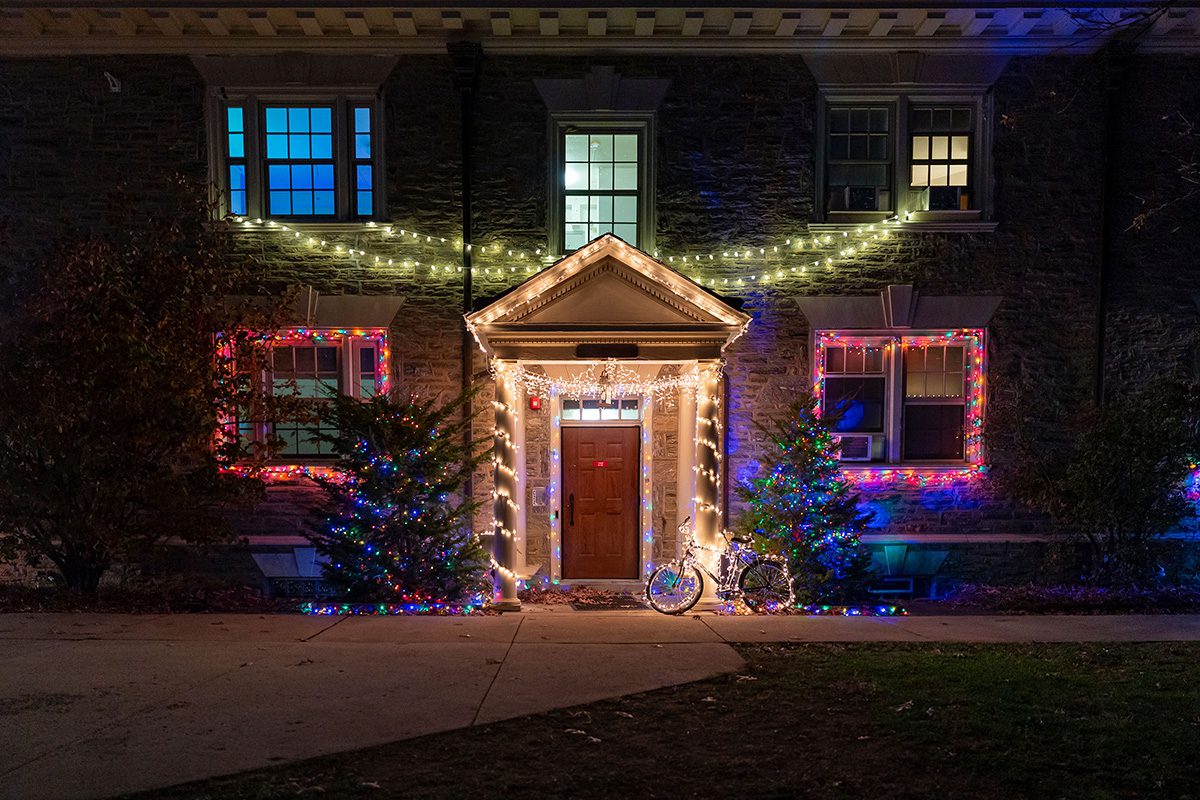 Merry and Bright, Courtesy of Lloyd Lights | Haverblog